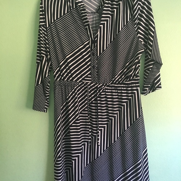 Robert Louis | Dresses | Robert Louis Black And White Striped Midi ...